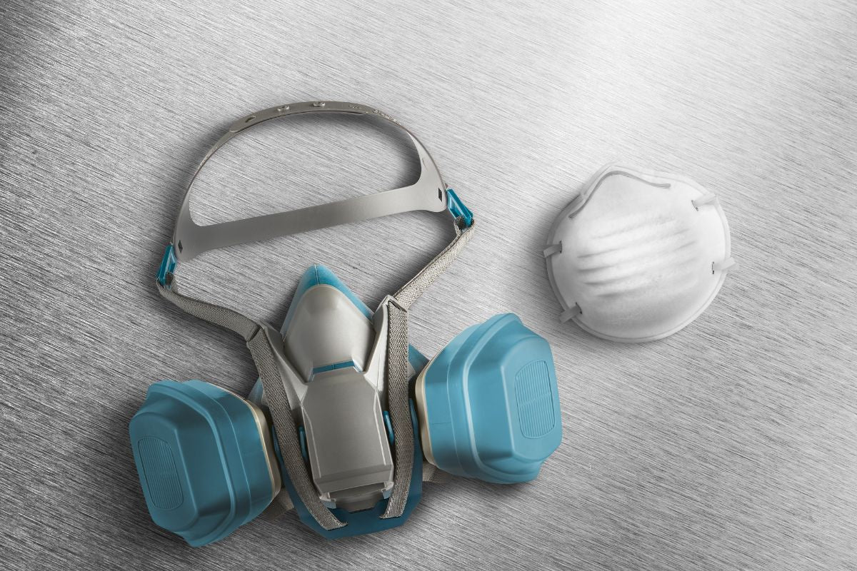 Dust Masks vs Respirators: Safety Guide – Voomi Supply