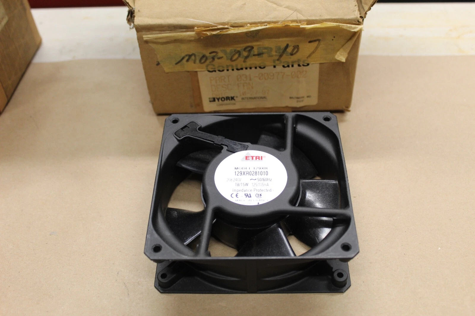 YORK 031-00977-002 Fan Blade – Voomi Supply
